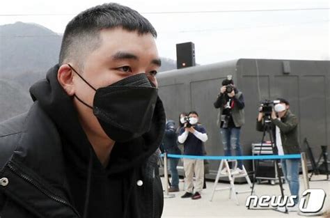 빅뱅 전 멤버 승리 징역 1년6개월 확정 Zdnet Korea