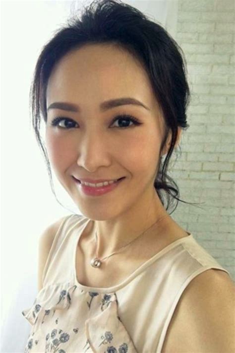 洪卓立和汤怡宣布分手结束11年恋情，女方分手后首现身深情落寞 ！朋友