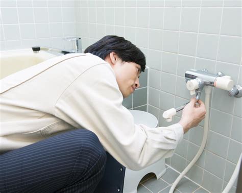 台所の蛇口から水漏れしている！ 排水詰まりのベルクリーン