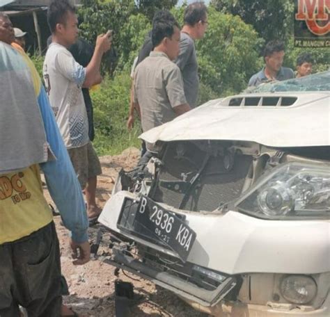 Kecelakaan Beruntun Fortuner Tabrak Bus Dan Motor Di Tapanuli Utara 3
