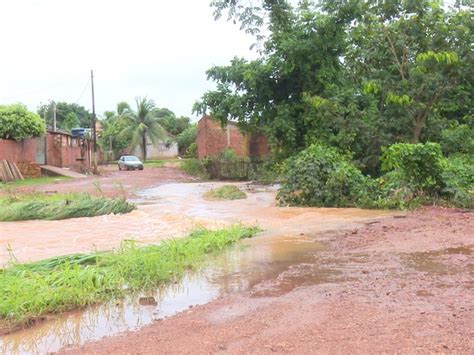 G1 Chuva Causa Pontos De Alagamento E Preocupa Ribeirinhos Em Cacoal