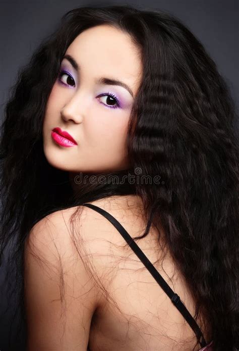Asiatisk Kvinna Fotografering För Bildbyråer Bild Av Glam 13064369