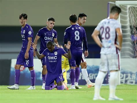 라에르시오 데뷔전 데뷔골 안양 김천 2 0 제압k리그2 2위 도약 파이낸셜뉴스