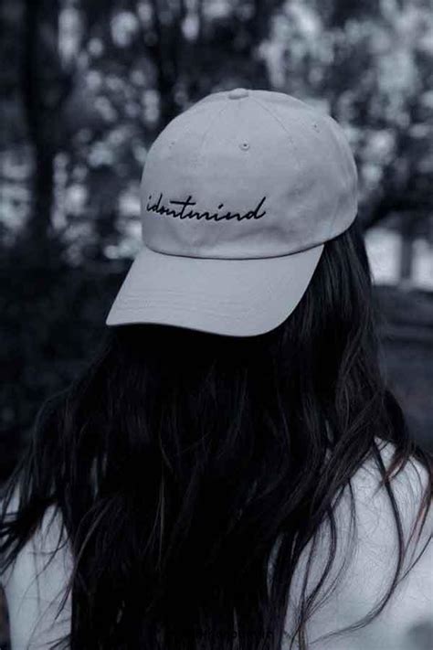 60 عکس فیک دخترونه طبیعی از پشت 2024؛ با استایل زیبا بدون چهره چادر