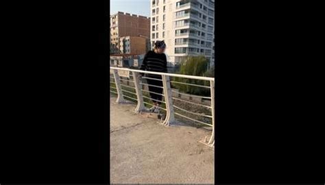 نجاتِ جانِ زن جوان در پارکِ مللِ ساری توسطِ پلیس ویدئو