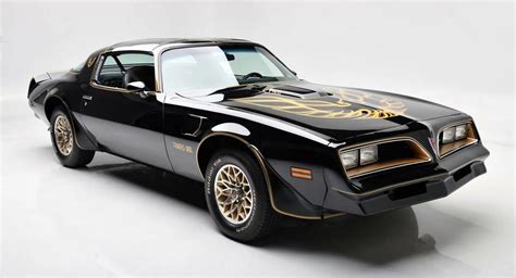 Burt Reynolds 77 Pontiac Firebird Trans Am Se The Car From Smokey