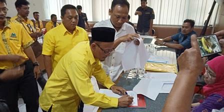 50 Bacaleg Partai Golkar Resmi Didaftarkan Pileg 2019 Cahaya Pena