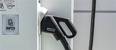 ЕВН и Макпетрол ќе постават 10 брзи полначи за електрични возила првиот е веќе поставен