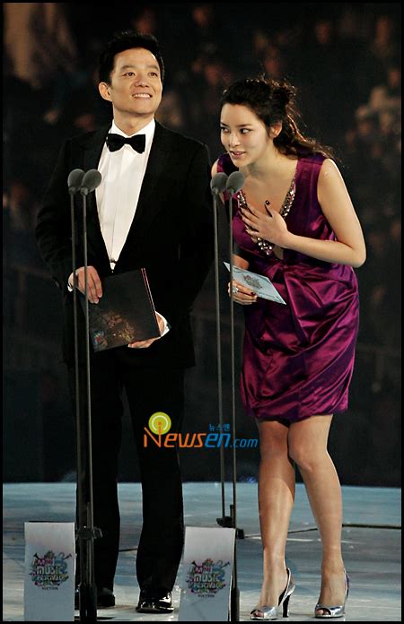 [포토엔]박시연 이범수 올해의 가수상 발표 가슴 떨리네