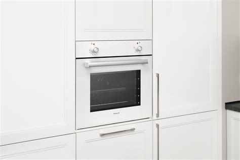 Духовой шкаф Weissgauff EOM 180 W купить с доставкой в интернет ...