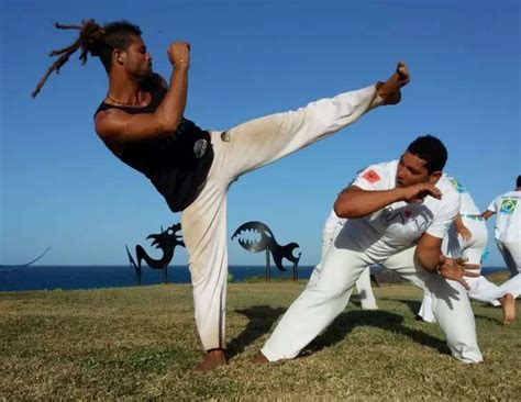 Capoeira arte marcial rompecabezas en línea