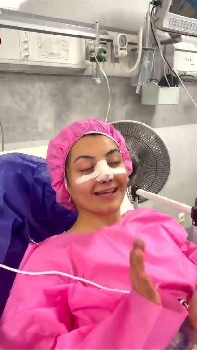 مهسا در مرکز جراحی کاملیا Youtube