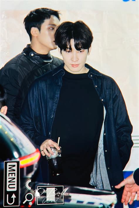 더쿠 죠죠의 기묘한 얼굴선을 지워 보자