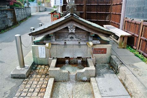 飲める神奈川県秦野市弘法の清水湧き水マップ関東地方の湧き水 水汲み場