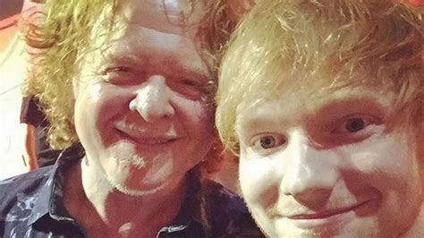 Alright Dad Ed Sheeran Takes A Selfie With Simply Red Star Mick Hucknell And It S The Best Ever