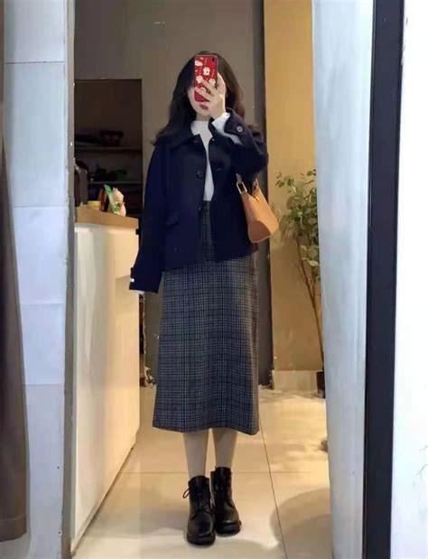 冬天半身裙搭配什么上衣好看look