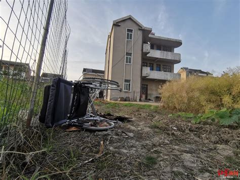 闷死83岁老人的保姆：医院黑护工，丈夫称她曾患精神疾病直击现场澎湃新闻 The Paper