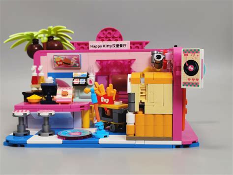 沙滩，阳光，泳衣，黑皮的hello Kitty 哔哩哔哩