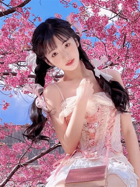 人像摄影花一样的女孩