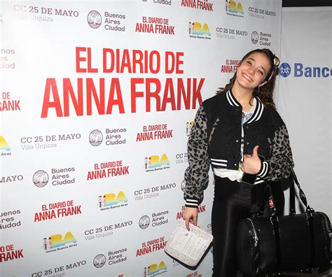 Ángela Torres Debutó En La Obra El Diario De Anna Frank Ante Sus