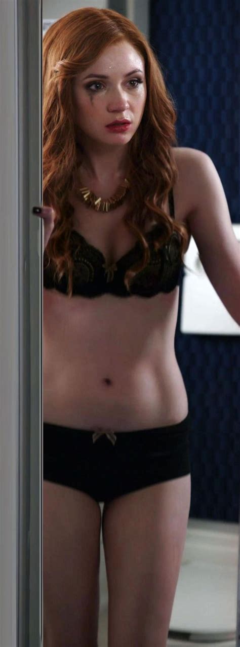 Karen Gillan Underwear In Selfie Karen Gillan Karen Sheila Gillan Amy
