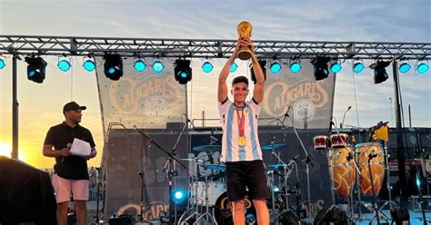 La Otra Cara De Julián Álvarez El Momento En El Que Cantó Junto A Los