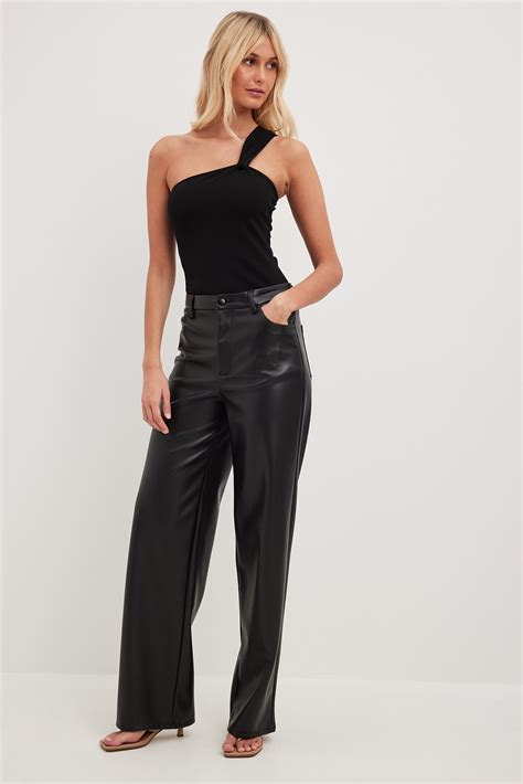 Shoulder Twist Detail Top Black Na Kd