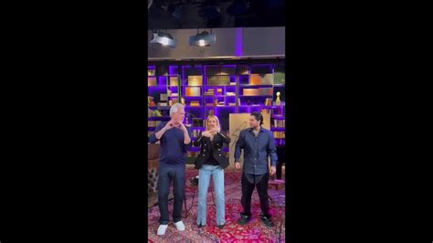 Virginia ensina para Pedro Bial coreografia da música de Zé Felipe