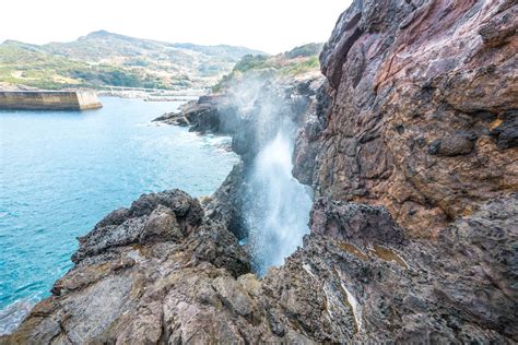 龍宮の潮吹 海が荒れるほど噴潮する長門の絶景スポット