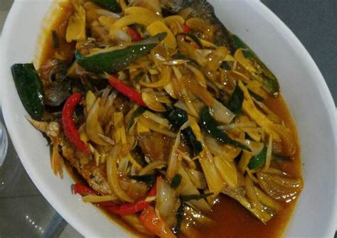 Resep Ikan Ekor Kuning Siram Bunga Kecombrang Oleh Dewi Rosida Cookpad