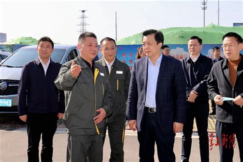 衡阳市人民政府门户网站 秦国文：推动新能源汽车产业转型发展抱团发展创新发展