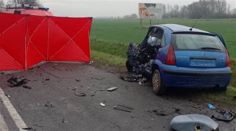 TRAGICZNY WYPADEK Zderzenie Samochodu Osobowego Z Samochodem