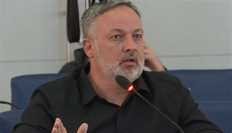 Dević U Modu Je Ušlo Postavljanje Penzionera Za Ministre