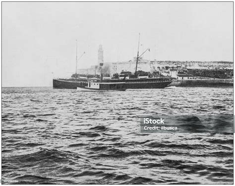 미국 해군 및 육군에서 역사적인 사진 골동품 모로 성 아바나 항구 1890년에 대한 스톡 벡터 아트 및 기타 이미지 1890