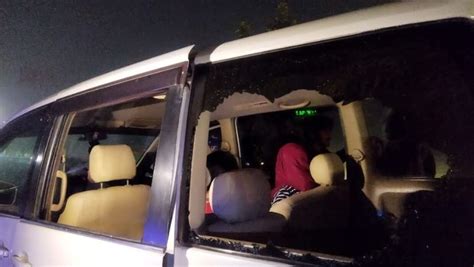 বৈষম্যবিরোধী ছাত্র আন্দোলনের নেতাদের গাড়িবহরে হামলা ছিনতাই