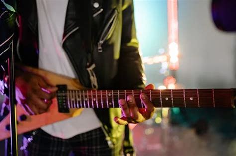 梅花三弄吉他谱 姜育恒吉他谱原版 赛派号