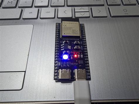 芭蕉葉上聽雨聲 Esp32 初步認識 Esp32 S3 開發板