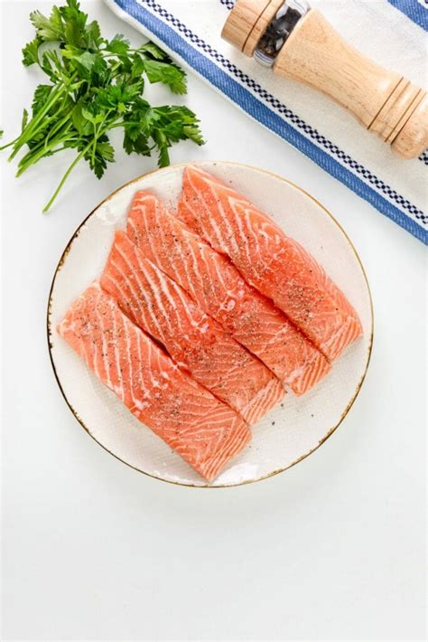 Garlic Butter Salmon Baked Bree