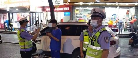持续整顿骑车不戴安全头盔，绝非儿戏！摩托车交通整治