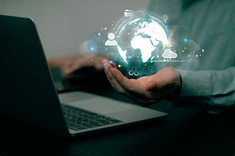 Pengusaha Menggunakan Koneksi Jaringan Laptop Koneksi Jaringan Bisnis