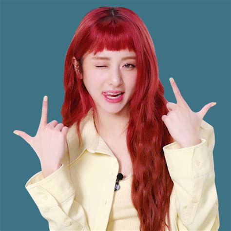 스타 셀럽 뉴스 │ 하퍼스 바자 코리아 Harpers Bazaar Korea │ 패션 매거진 패션 잡지 화보맛집