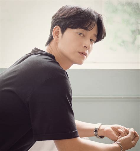 소속사에서 쌍꺼풀 수술 제안받았지만 거절했다는 여우상 남자배우 삶은영화