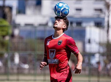 Voltaço Renova Até O Fim De 2024 Contrato Com Lateral Esquerdo