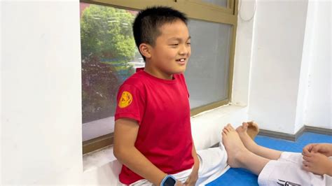 跆拳道暑假训练，挠痒痒加劈叉，笑容翻倍 Youtube