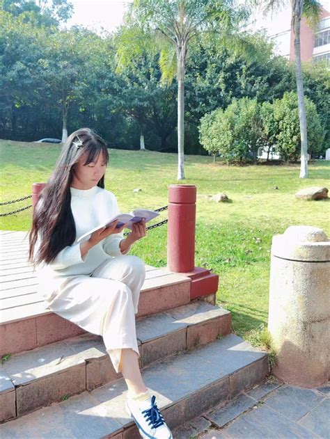 文学女孩”何雨晴，圆了她的田径梦 —江西站—教育在线