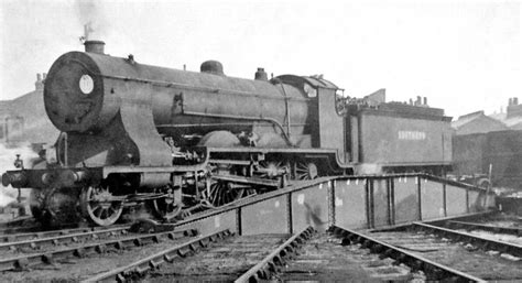 Ex Lswr T14 In Southern Livery At Nine Elms Turntable Old Train