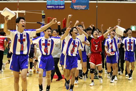 「この日のためにやってきた」洛南高が5年ぶりの優勝 全国準優勝2度の東山高は涙の敗退【京都府春高予選決勝（男子）レポート】 月バレcom