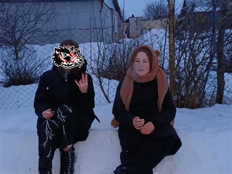 Создать мем фотографии друзей старикова мария валентиновна девушка