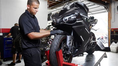 Cuáles son las motos exentas de la revisión técnico mecánica en 2025
