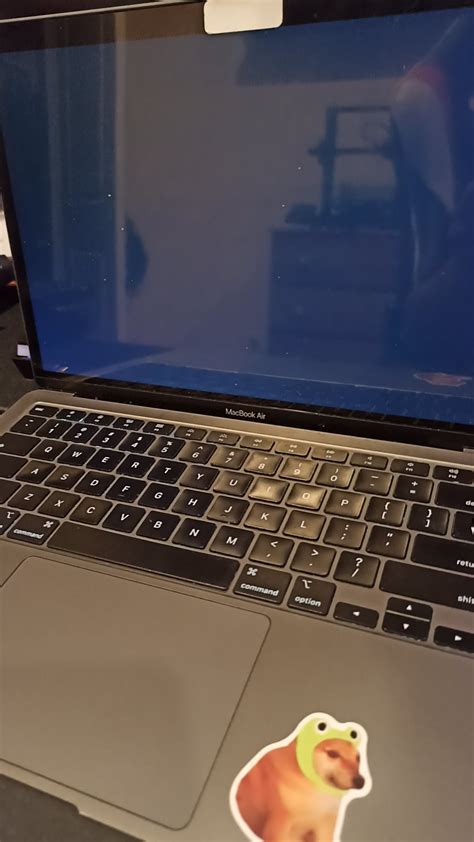 macbook air 2020 is on but doesn t display anything backlight is on